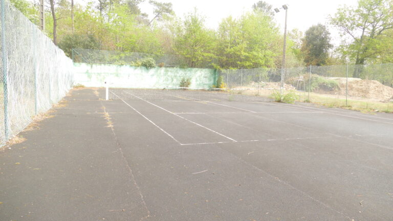 Terrain de tennis – Mairie de Courpignac (17130)